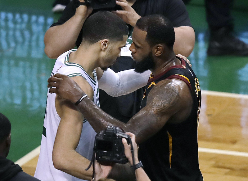 向塞爾蒂克致敬 James：Tatum是天生球星 - TSNA體育新聞團隊