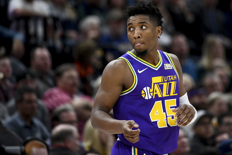 與Wade互換球衣 Mitchell：我學到許多 - TSNA體育新聞團隊