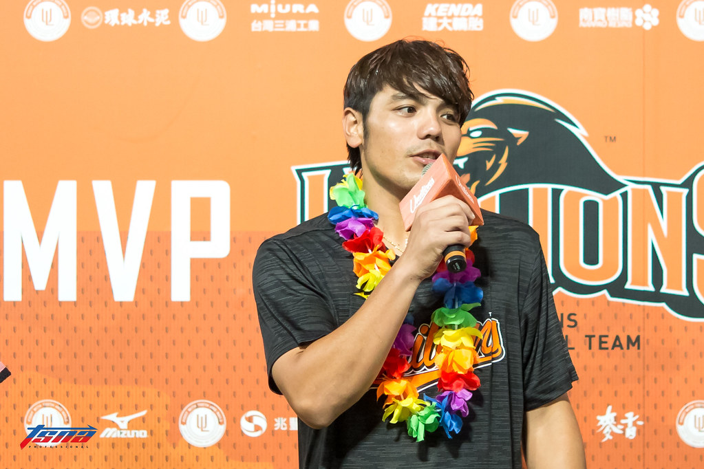 黃恩賜本季首轟出爐 助潘威倫第140勝入袋 - TSNA體育新聞團隊