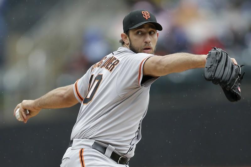 球迷起立致意 Bumgarner：其他都是噪音 - TSNA體育新聞團隊