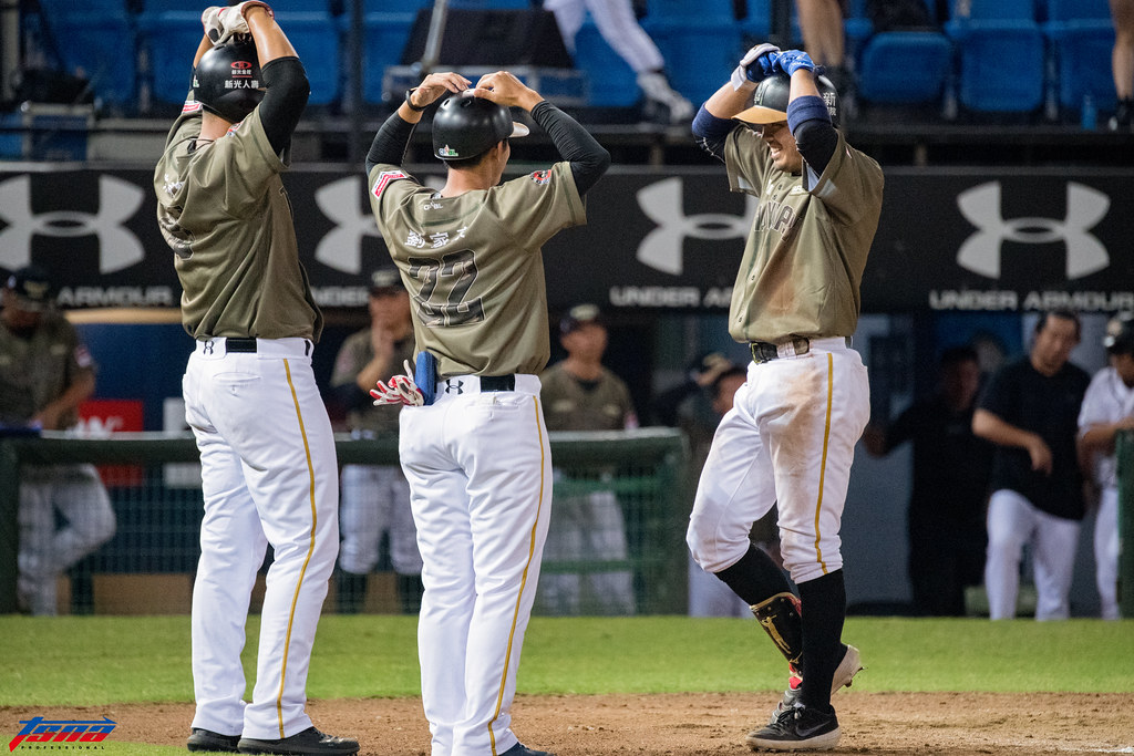 郭嚴文2分彈助猿3連勝 王溢正平單季最佳11勝 - TSNA體育新聞團隊