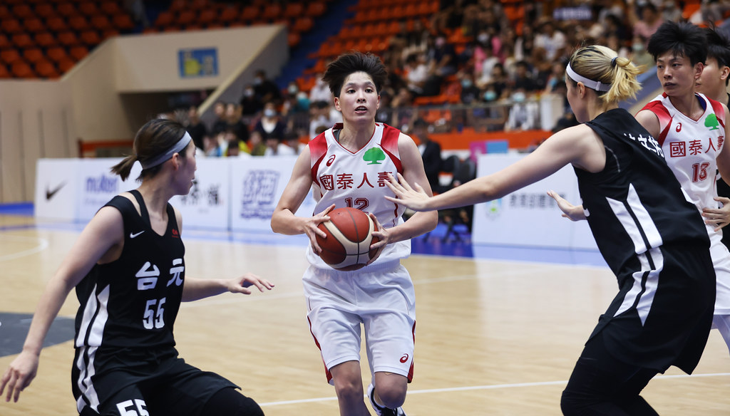 國泰全勝10連霸 陳鈺君FMVP、林育庭年度MVP - TSNA體育新聞團隊