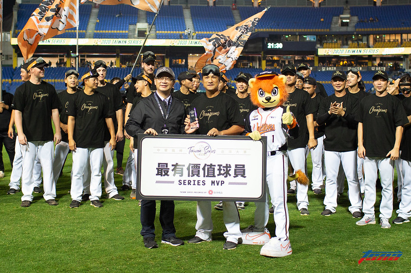 首奪FMVP 潘武雄：今年比較感動 - TSNA體育新聞團隊