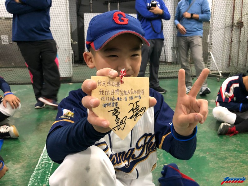 悍你上學趣 小球員：想加盟富邦、月薪1000萬 - TSNA體育新聞團隊