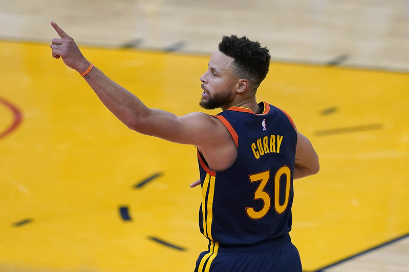 隊史首位5000助攻 Curry率勇士開季3連勝 - TSNA體育新聞團隊