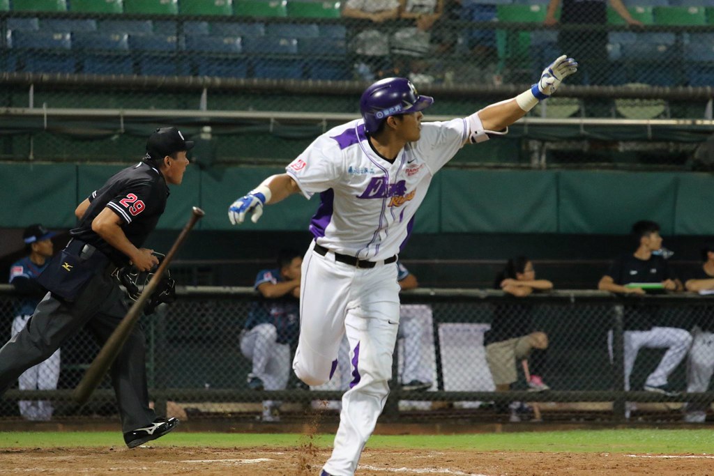 10月MVP出爐 投打由義大犀牛包辦 - TSNA體育新聞團隊