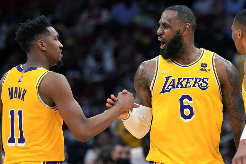 出家人受詹皇賞識 LeBron讚Monk：每秒都是威脅 - TSNA體育新聞團隊