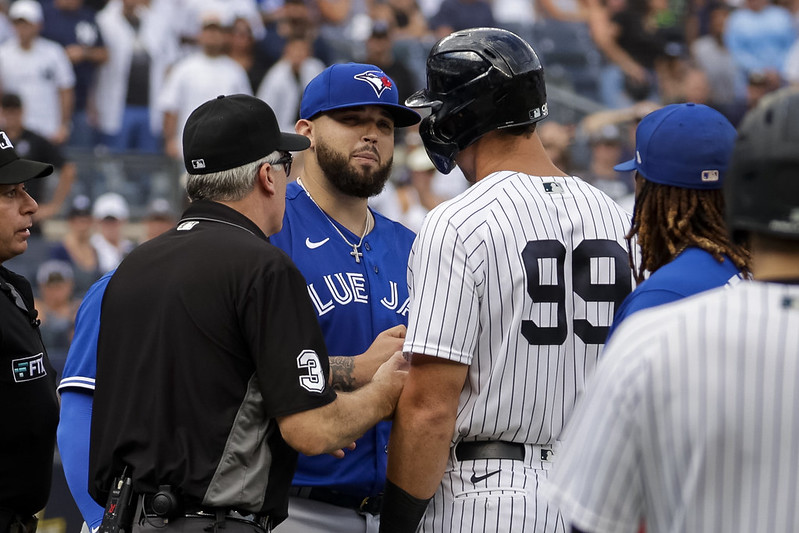 不小心砸Judge 藍鳥Manoah：Cole有意見可以走出來 - TSNA體育新聞團隊