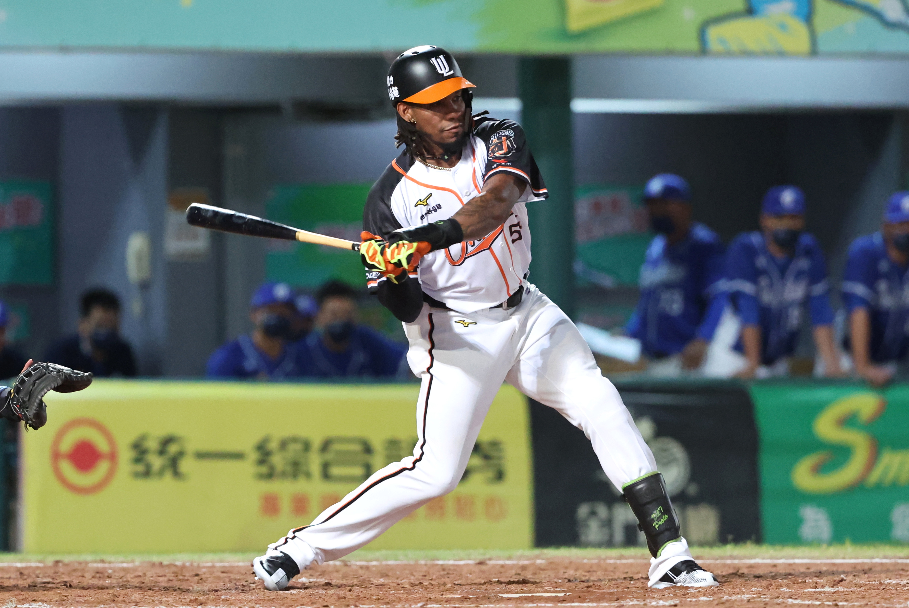 羅薩首秀就建功 帶打點安打助統一避免難堪紀錄 - TSNA體育新聞團隊