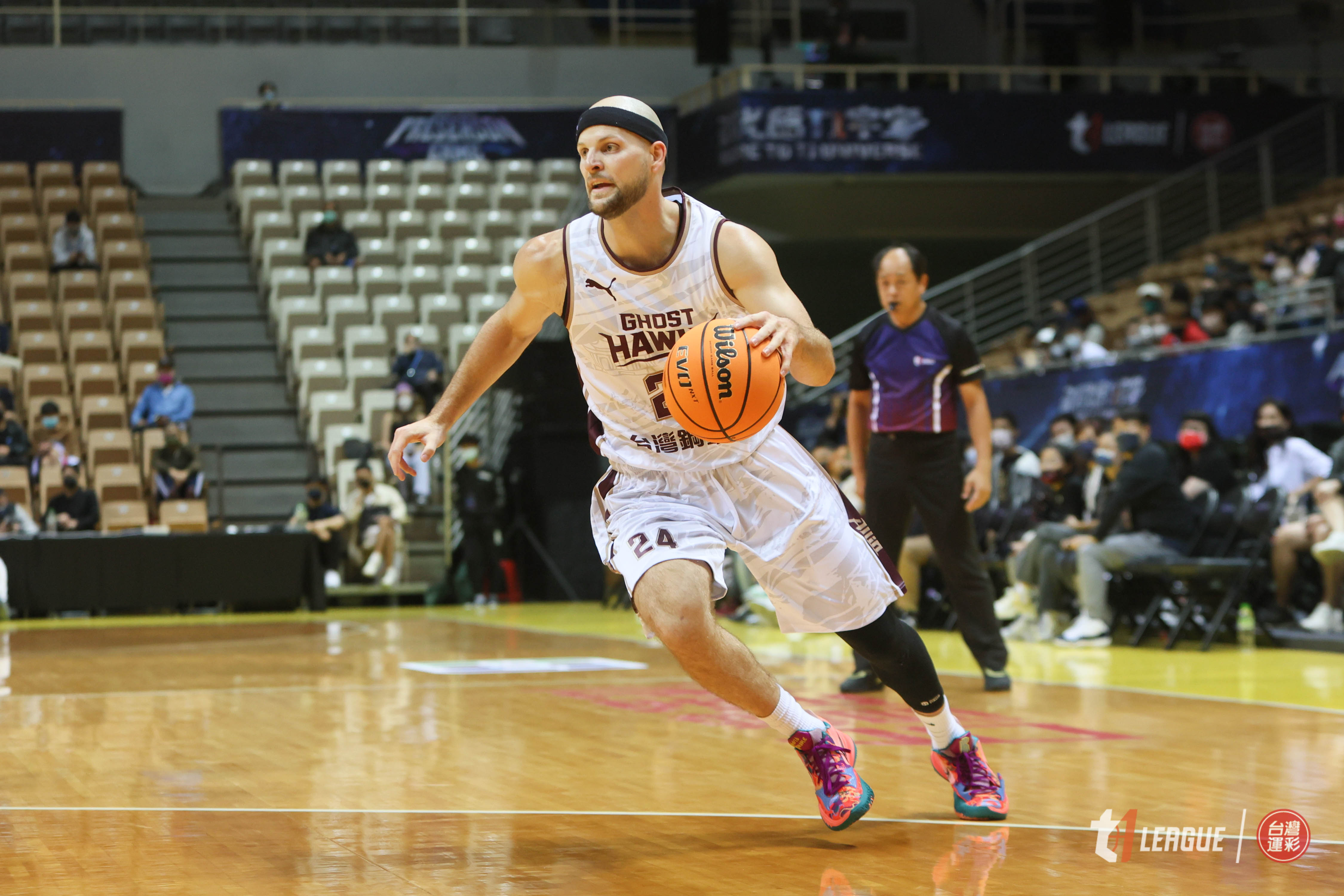 布朗砍10顆三分球 獵鷹可能留5洋將 - TSNA體育新聞團隊