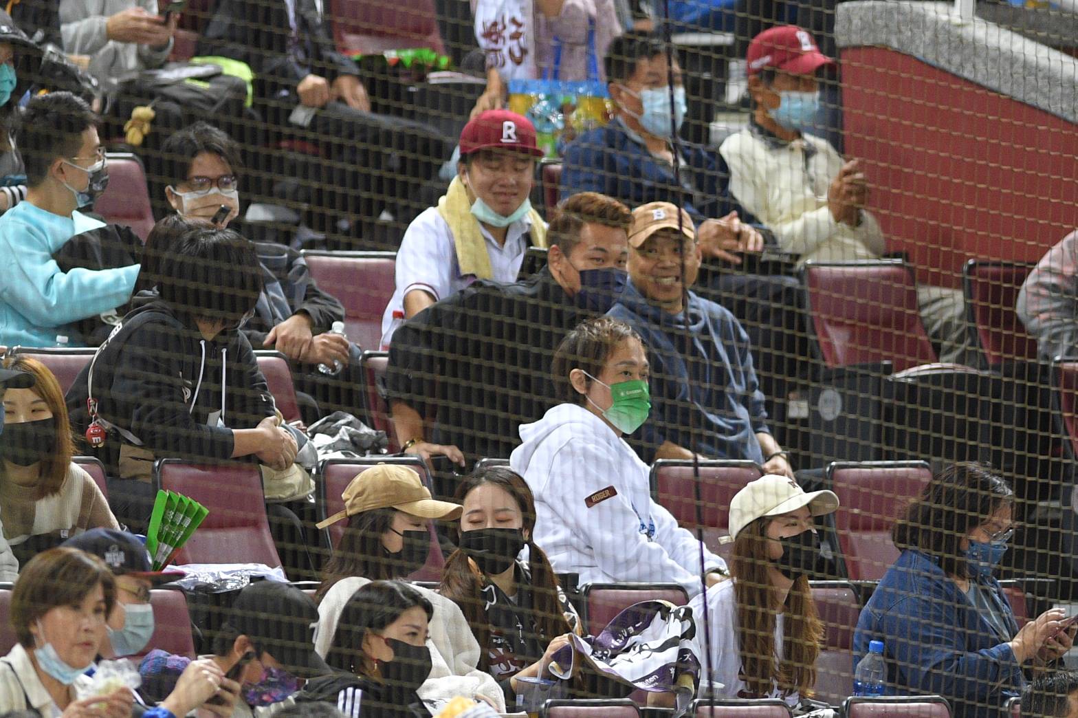 王柏融現身台灣大賽首戰 上次觀戰桃猿3連霸 - TSNA體育新聞團隊