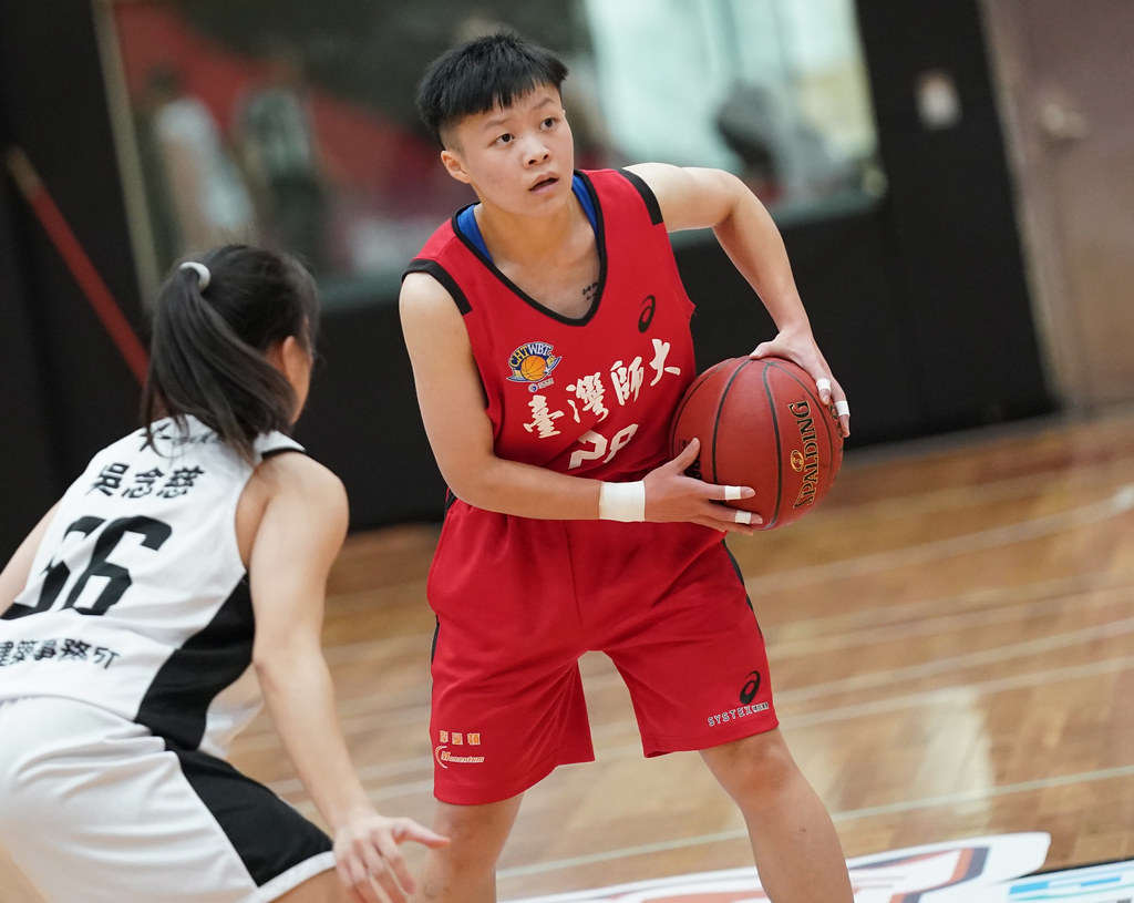 廖怡婷攻20分平個人UBA最佳 臺師13記外線轟垮北市大 - TSNA體育新聞團隊