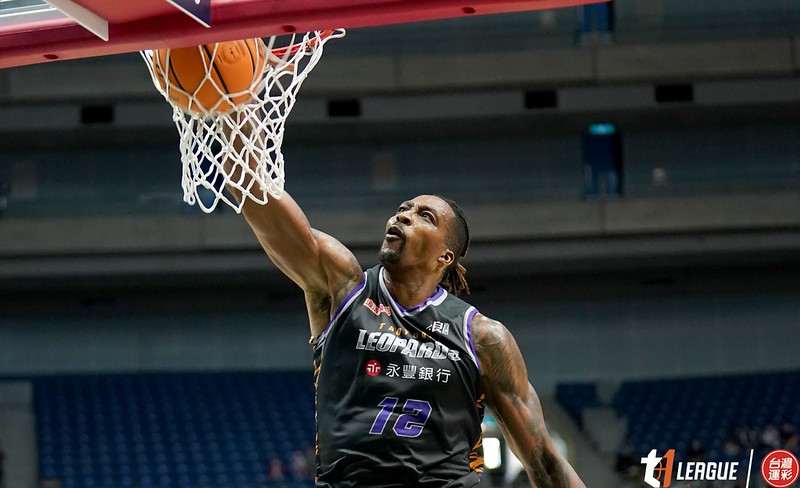 替林書豪開心回台打球 霍華德喊話：明年加入T1 - TSNA體育新聞團隊