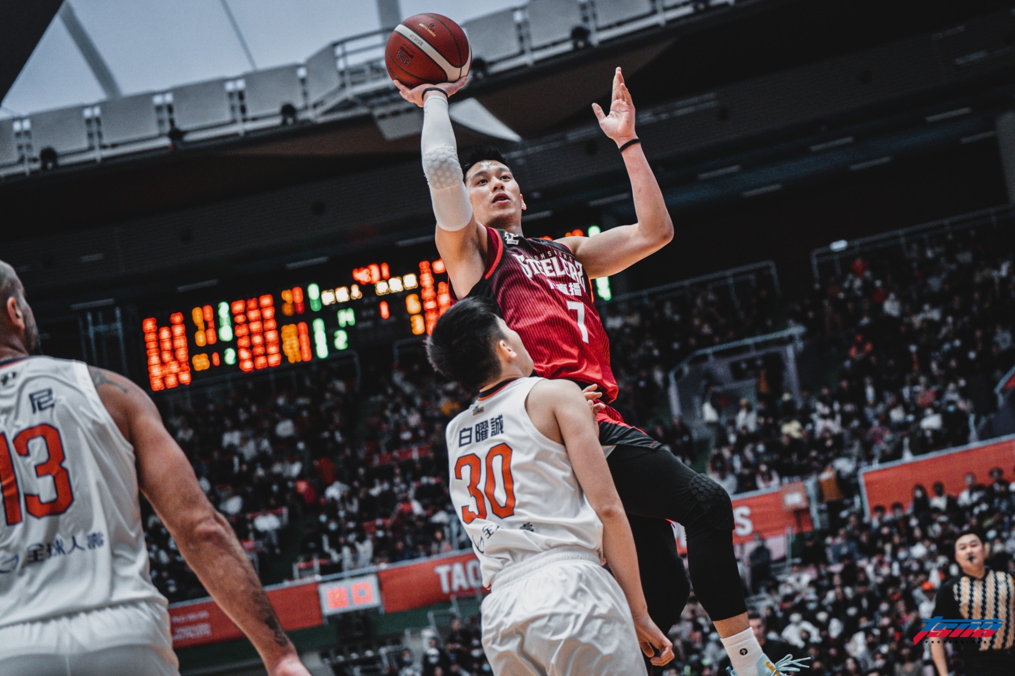 領航猿半場只拿21分 打破PLG最低得分紀錄 - TSNA體育新聞團隊