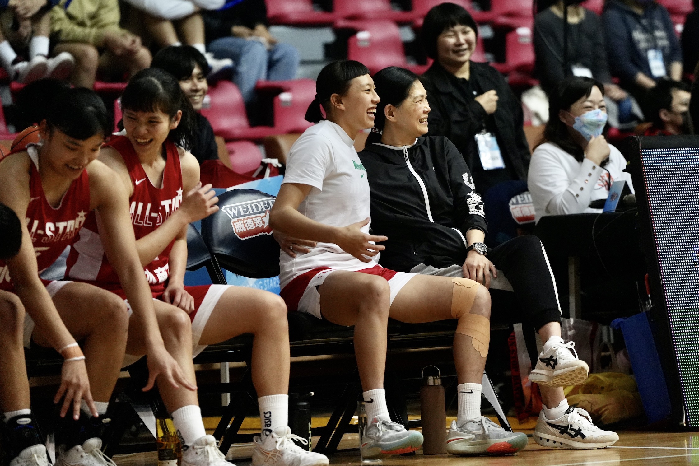 HBL明星賽 陳美莉傳授功力 張聿嵐化身助教 - TSNA體育新聞團隊