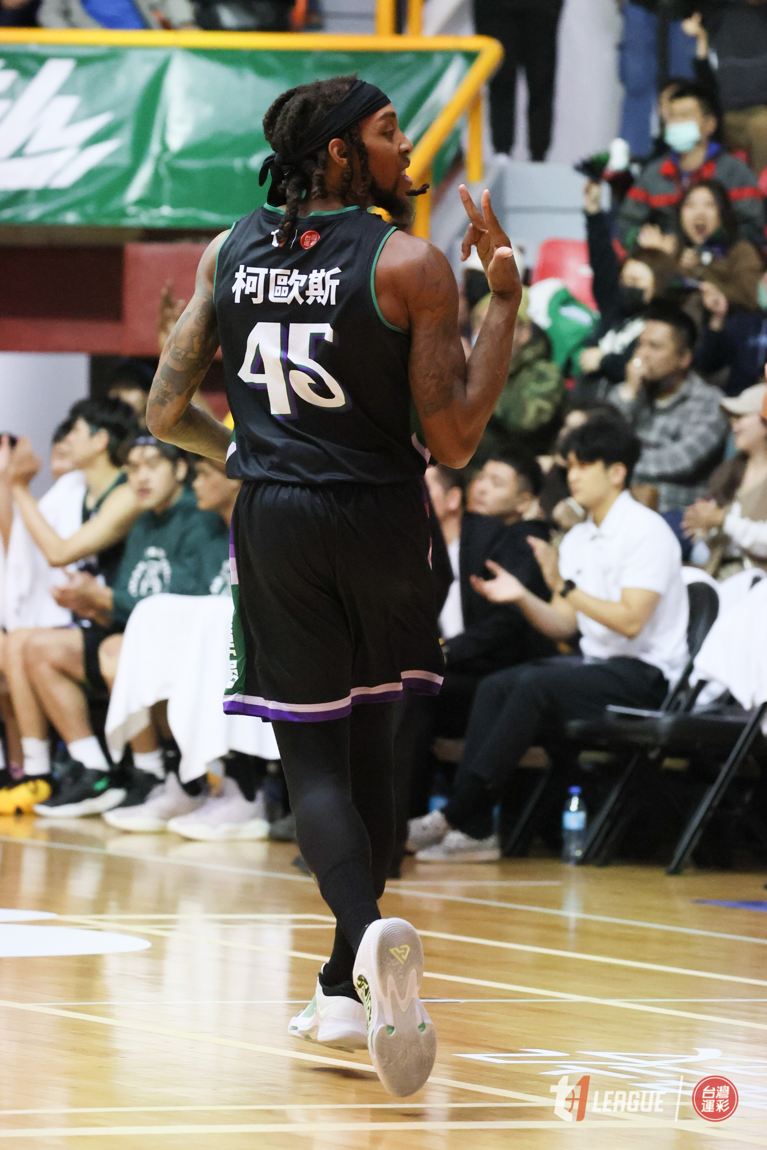 柯歐斯繳34分11籃板 率台啤英熊退中信特攻 - TSNA體育新聞團隊