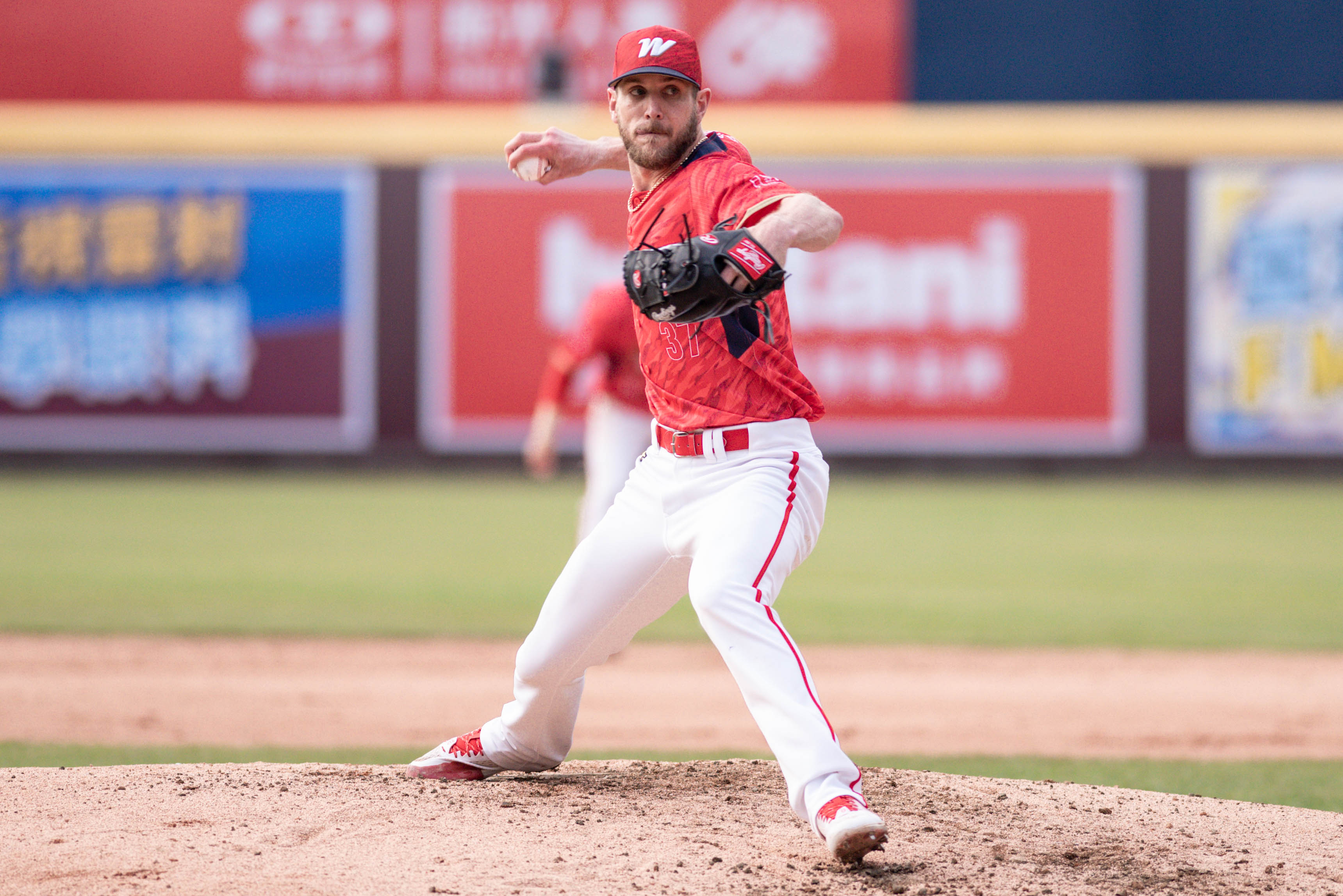 鋼龍投6局被敲12安還拿3連勝 葉總：他今天比較沒有專注力 - TSNA體育新聞團隊