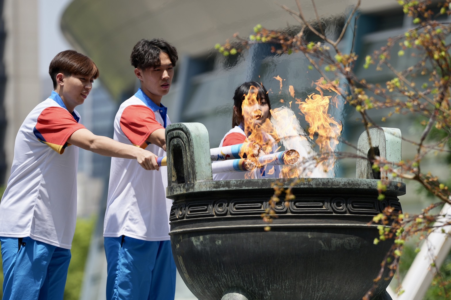 中原全大運毛公鼎取聖火 今起環臺5天12校 - TSNA體育新聞團隊