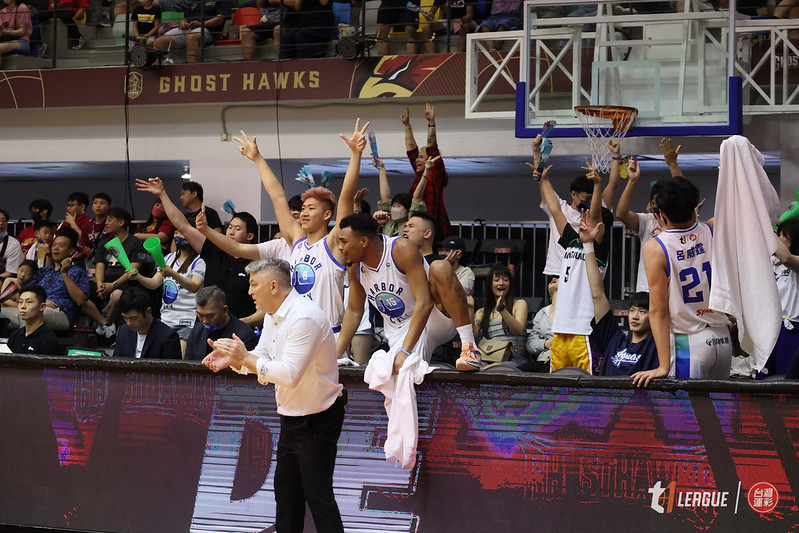 海神單場飆進17記外線 客場轟垮獵鷹扳平系列賽 - TSNA體育新聞團隊