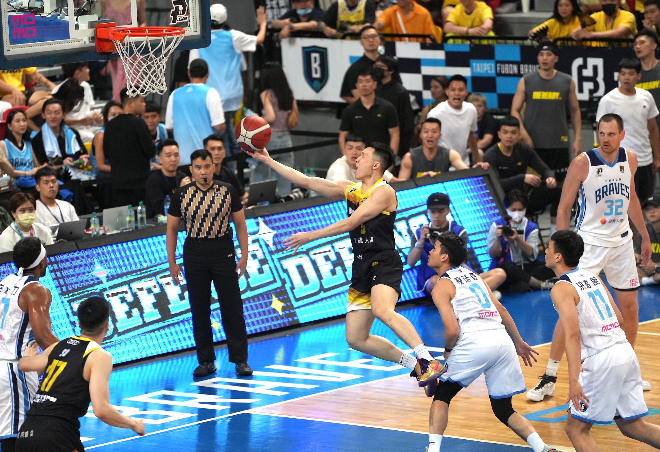 PLG總冠軍賽第4戰 上半場國王55比36勇士 - TSNA體育新聞團隊