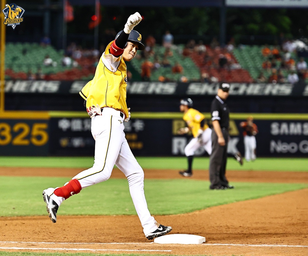 恢復到100%再回歸 王威晨說明手腕傷勢狀況 - TSNA體育新聞團隊