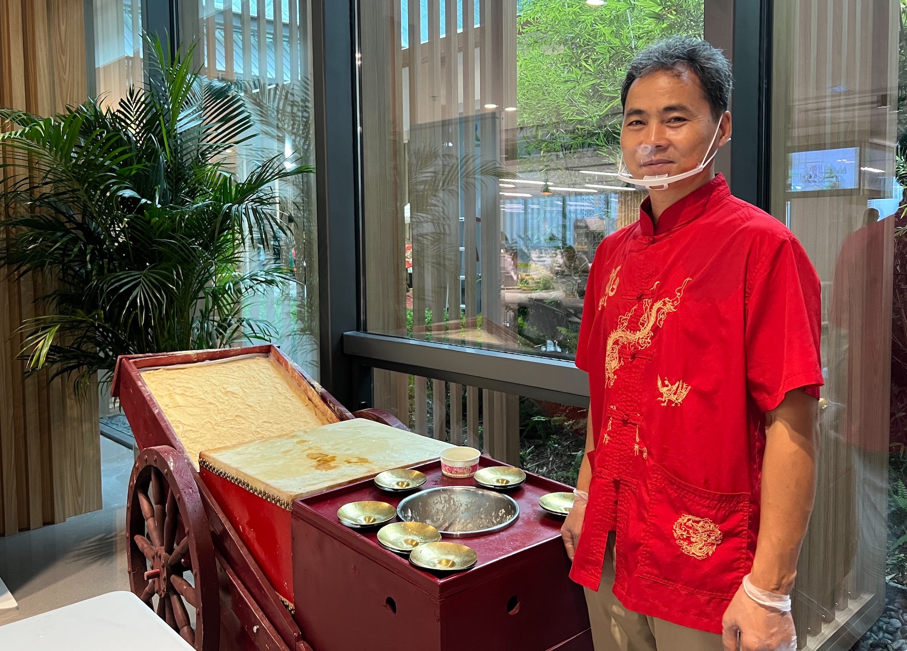 成都世大運主媒體中心餐廳 川菜吃到飽不到新台幣200元 - TSNA體育新聞團隊