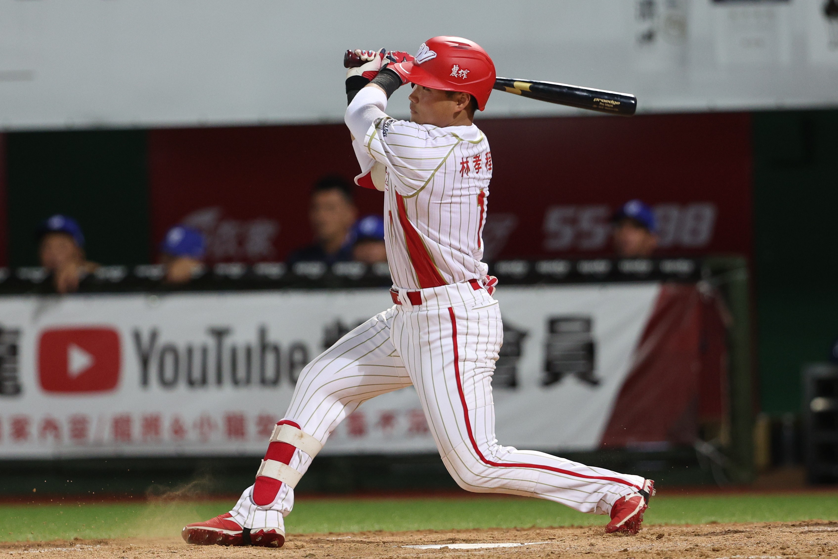 悍將葉子霆9下2出局再見失誤 龍隊拿下半季第9勝 - TSNA體育新聞團隊