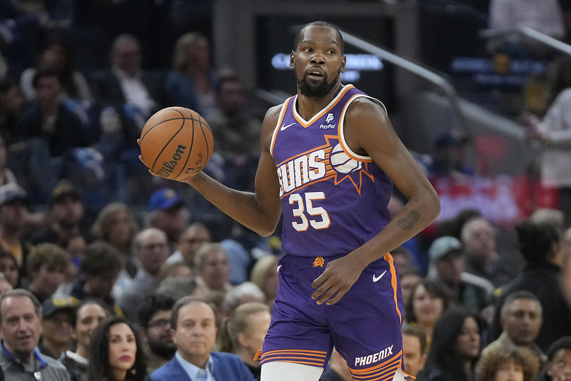 太陽驚險連勝 KD：我和Booker都能打控衛 - TSNA體育新聞團隊