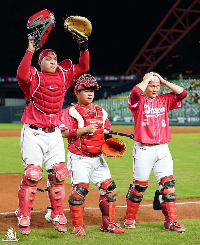 職棒6隊捕手平均不到7人 32歲劉時豪投入FA試溫度 - TSNA體育新聞團隊