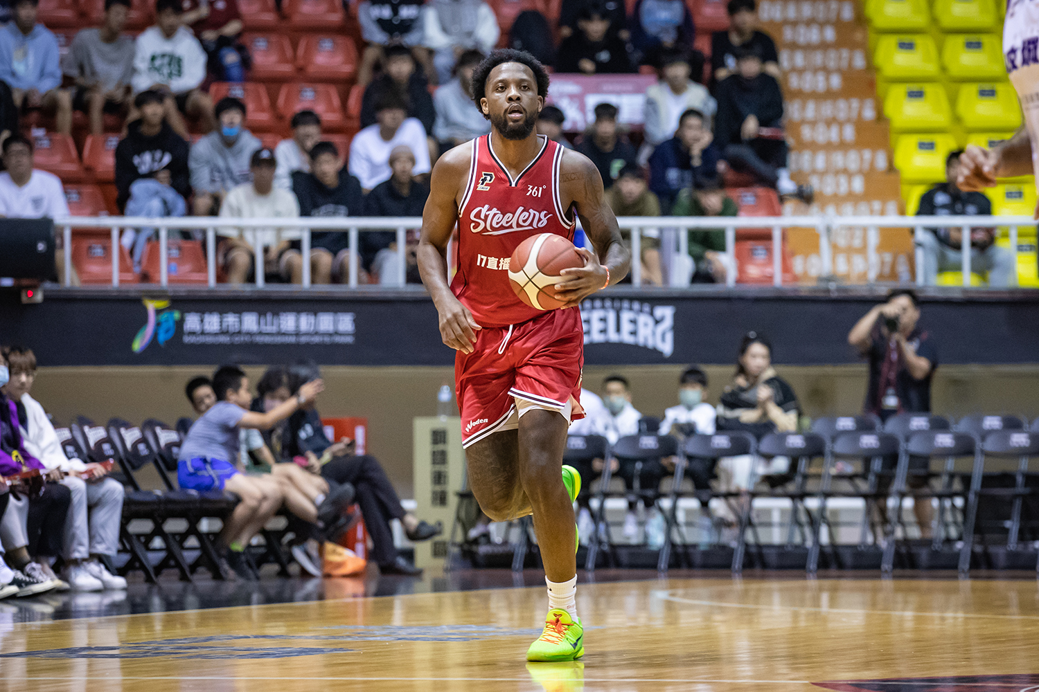 PLG》鐵米轟40分 鋼鐵人主場退攻城獅 - TSNA體育新聞團隊