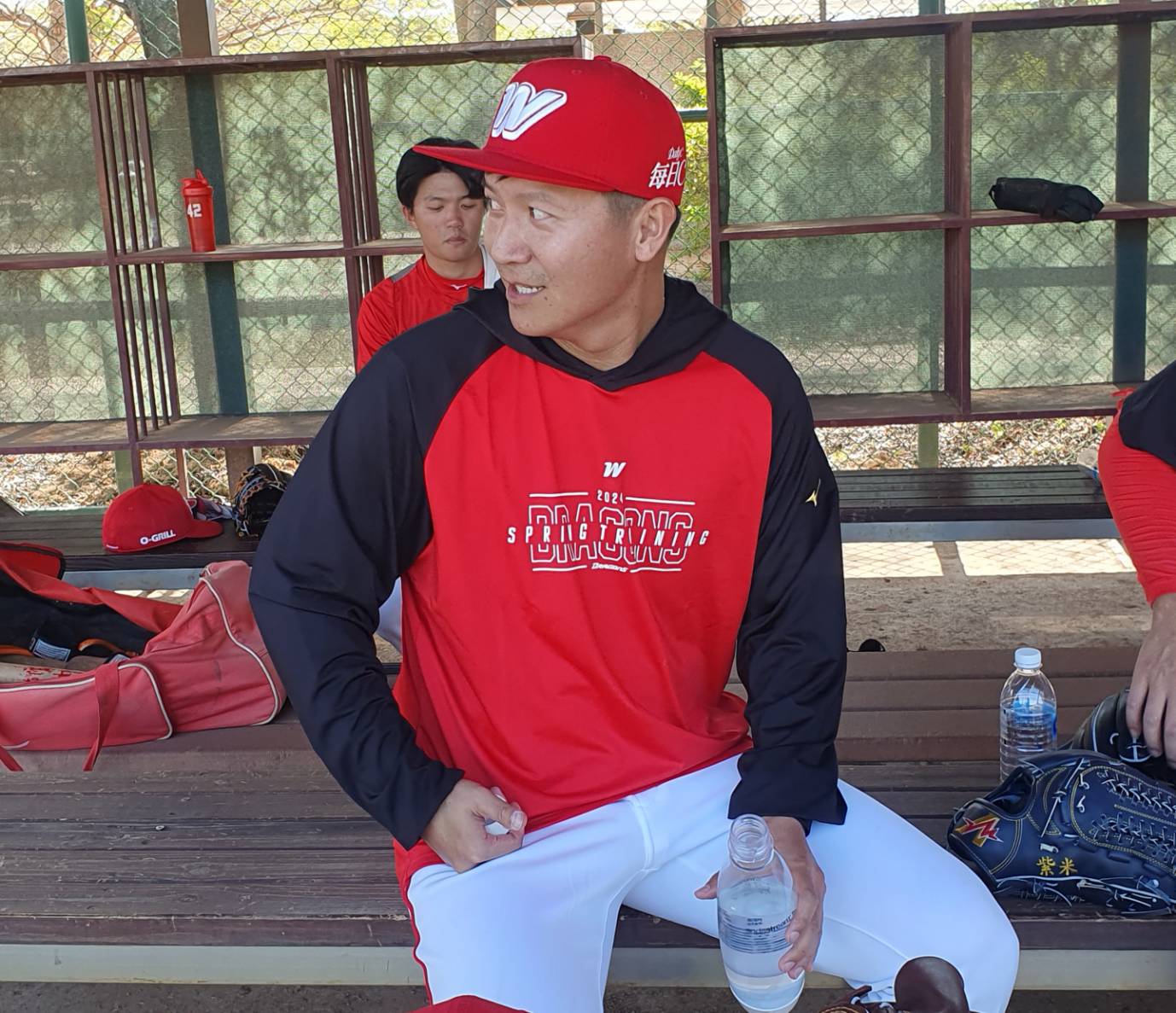 味全龍》鄉長報到！6點半到球場 被球隊資源、球員自主性震憾 - TSNA體育新聞團隊