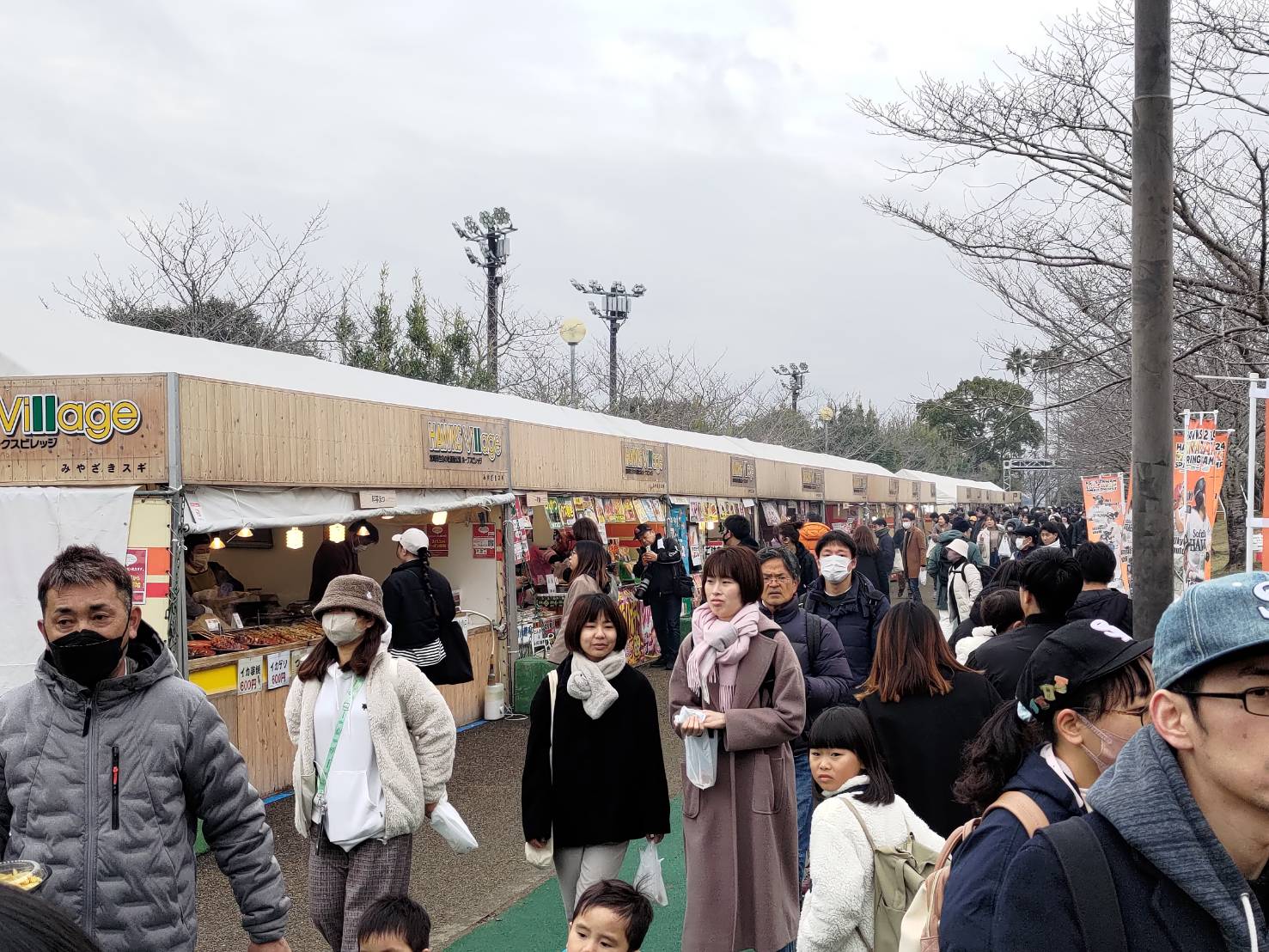 樂天移訓》宮崎猿鷹戰有4860人進場看球 兩隊賽後特打11名場務外野撿球 - TSNA體育新聞團隊