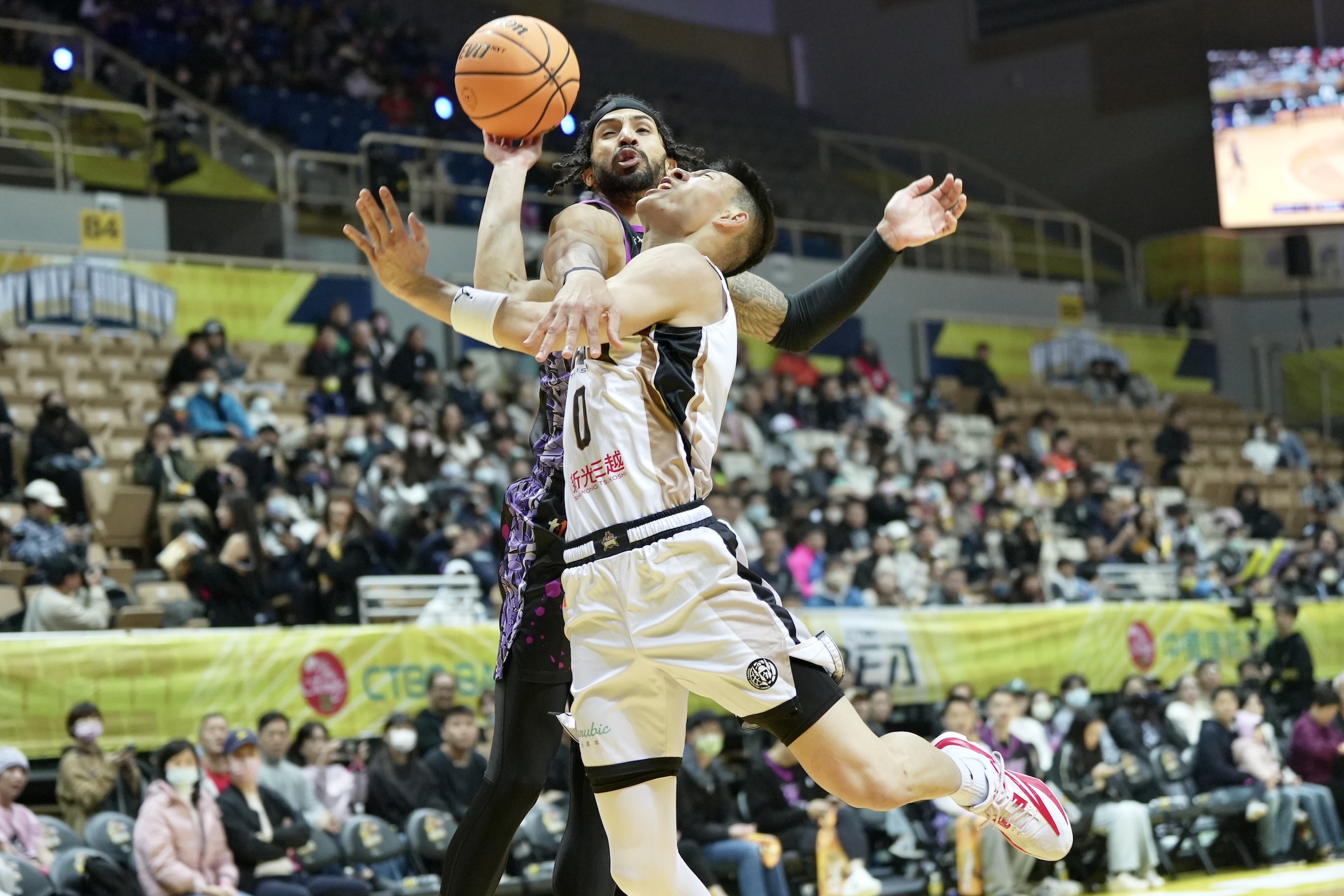 T1》李逸驊：新洋將柯丹標準 20分10籃板是最基本 - TSNA體育新聞團隊