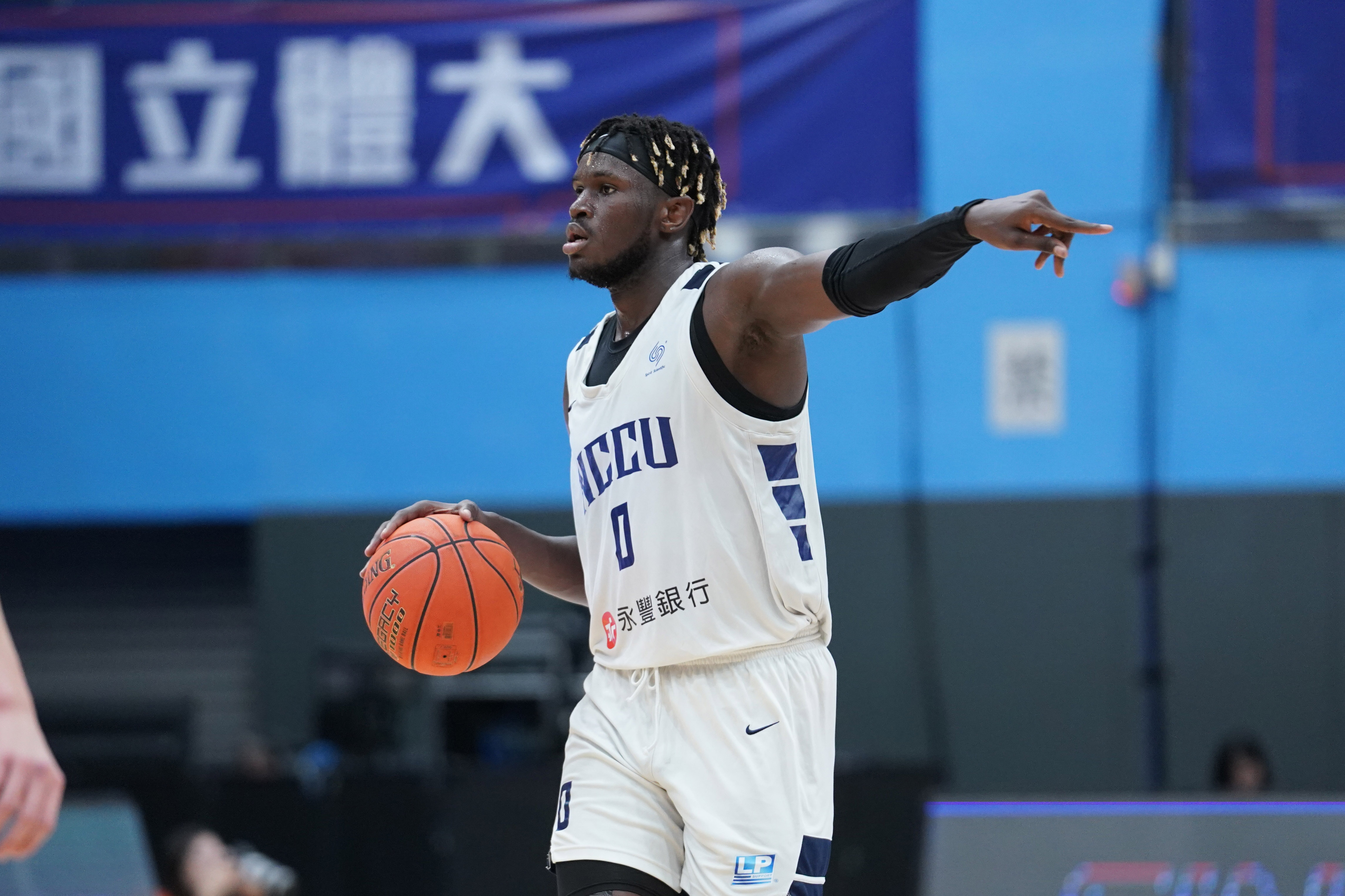 UBA》8強第2場出賽狂砍30分 政大莫巴耶：休息讓我更有活力 - TSNA體育新聞團隊