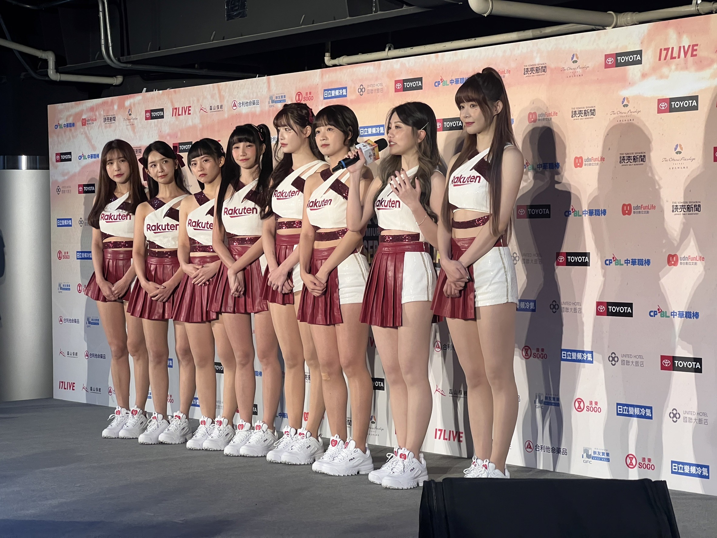 巨人90》6隊唯一沒安排主場 樂天女孩珍惜巨蛋應援初體驗 - TSNA體育新聞團隊