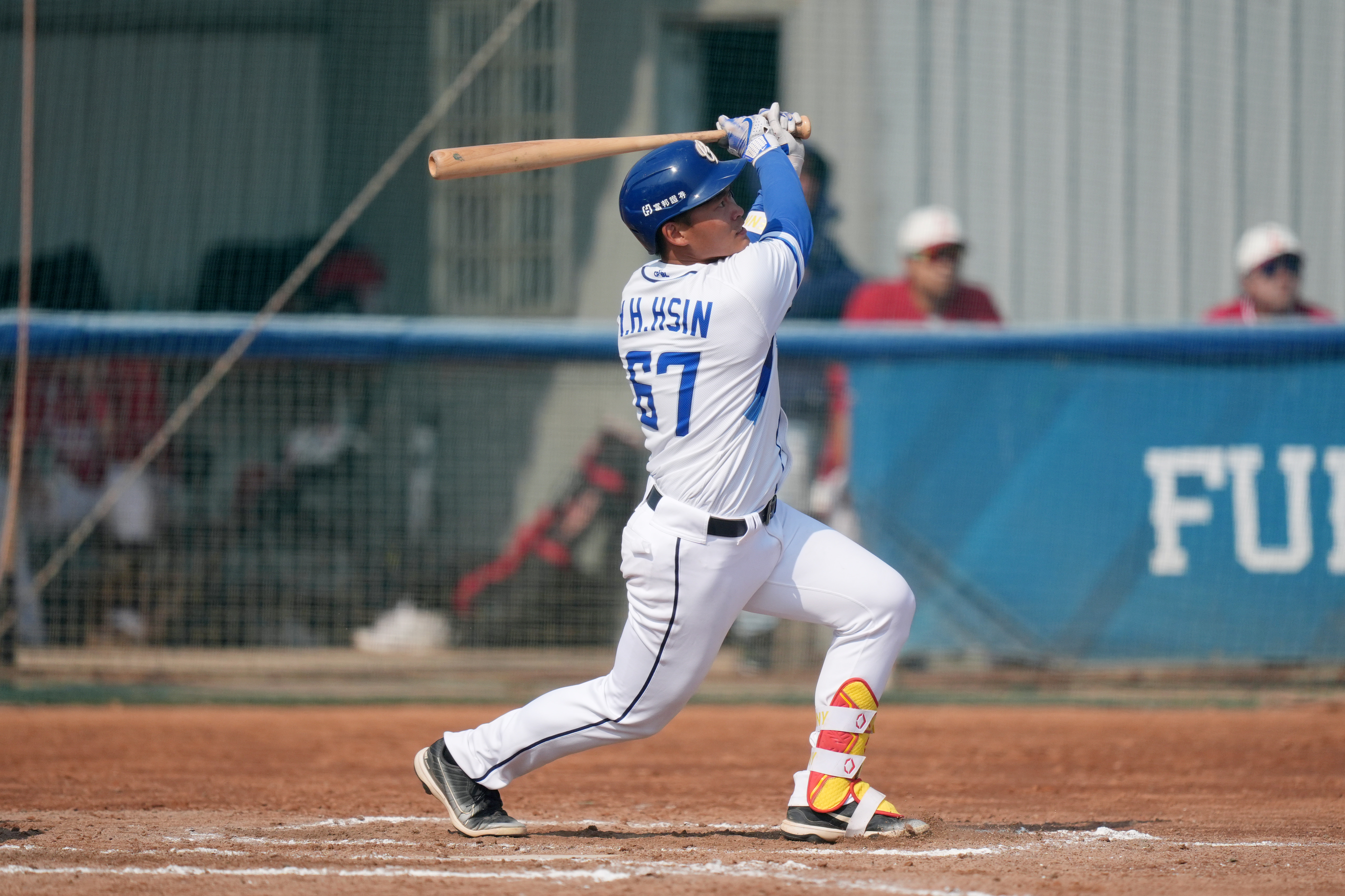 富邦》辛元旭替補第10棒DH炸裂3分彈 悍將6比2勝韓職SSG - TSNA體育新聞團隊