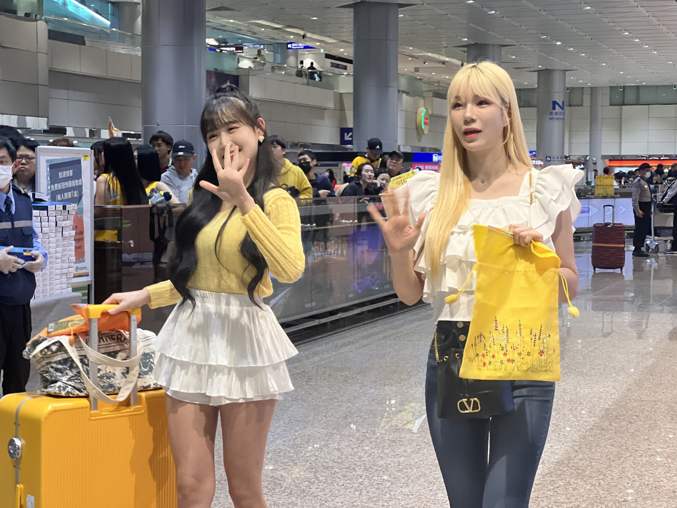 中信兄弟》臭豆腐「先不要」！邊荷律最大魅力在可愛！李丹妃一頭金髮最吸睛 - TSNA體育新聞團隊