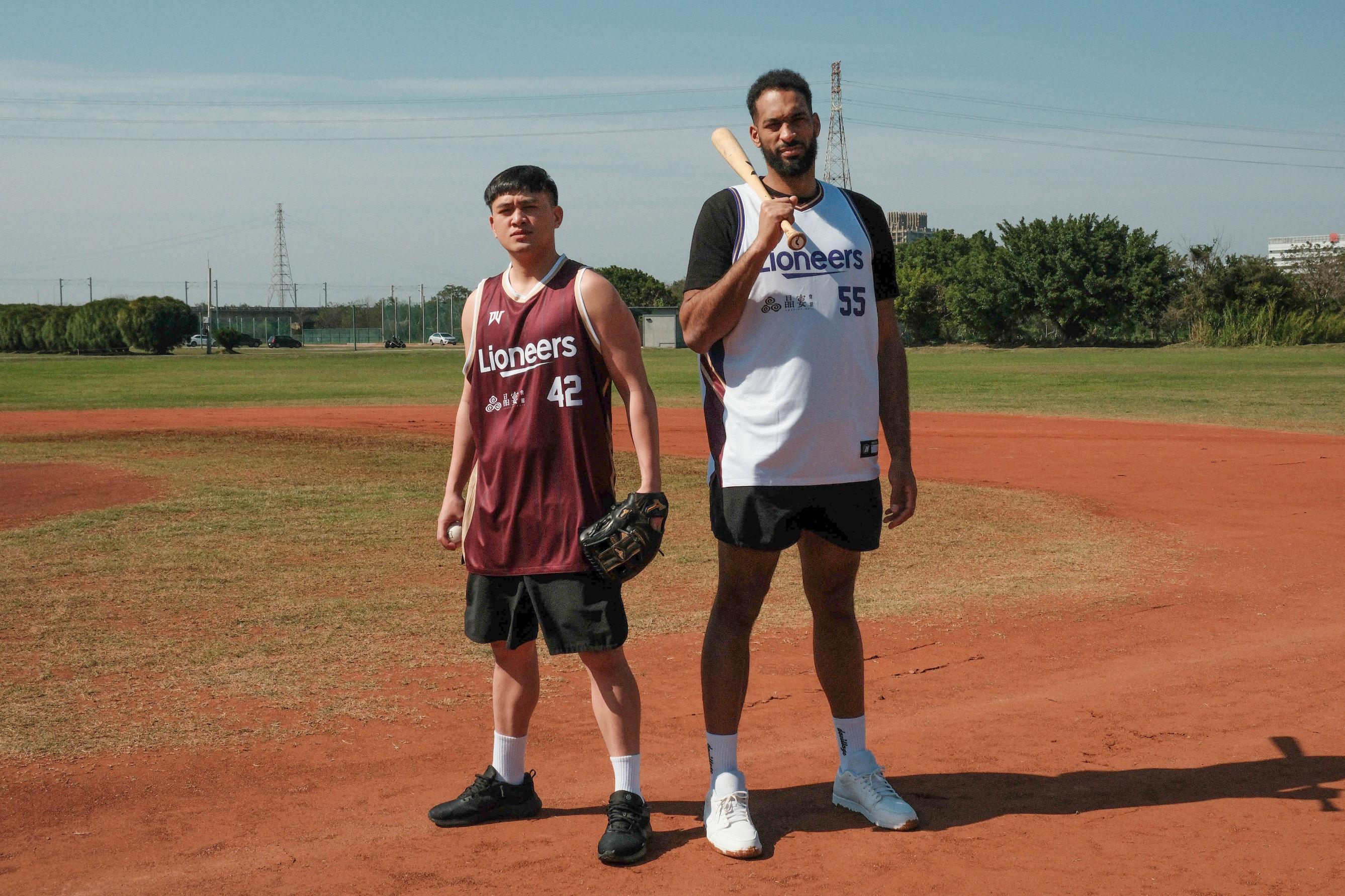 PLG》首次與樂天桃猿聯名 攻城獅合推主題日 - TSNA體育新聞團隊