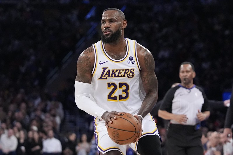 NBA》三分10投9中寫生涯新高 LBJ卻言退：剩下時間不多 - TSNA體育新聞團隊