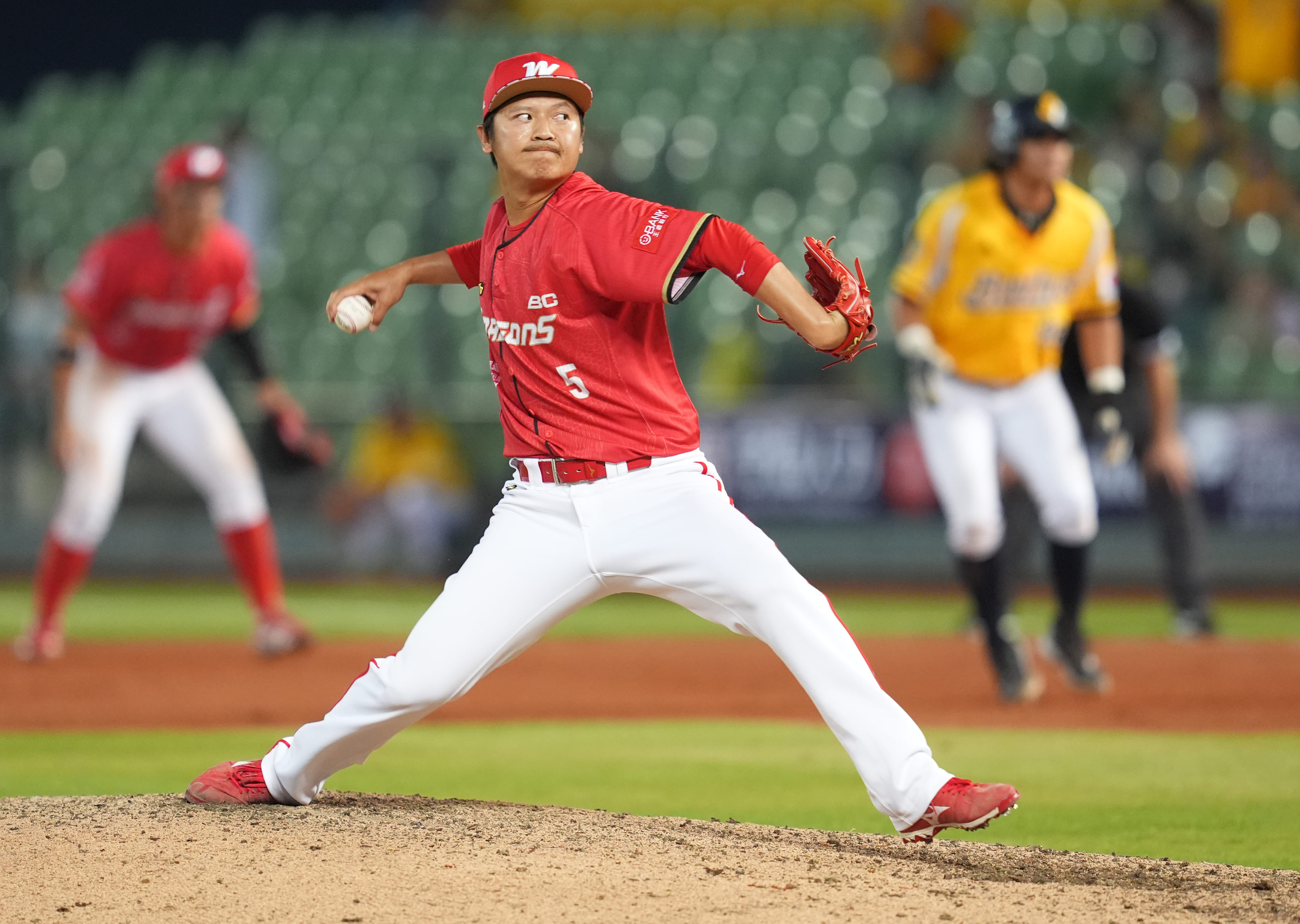 中職》「龍五」挨2轟葉總說合理狀況 陳禹勳深奧解釋為何總教練這樣說 - TSNA體育新聞團隊