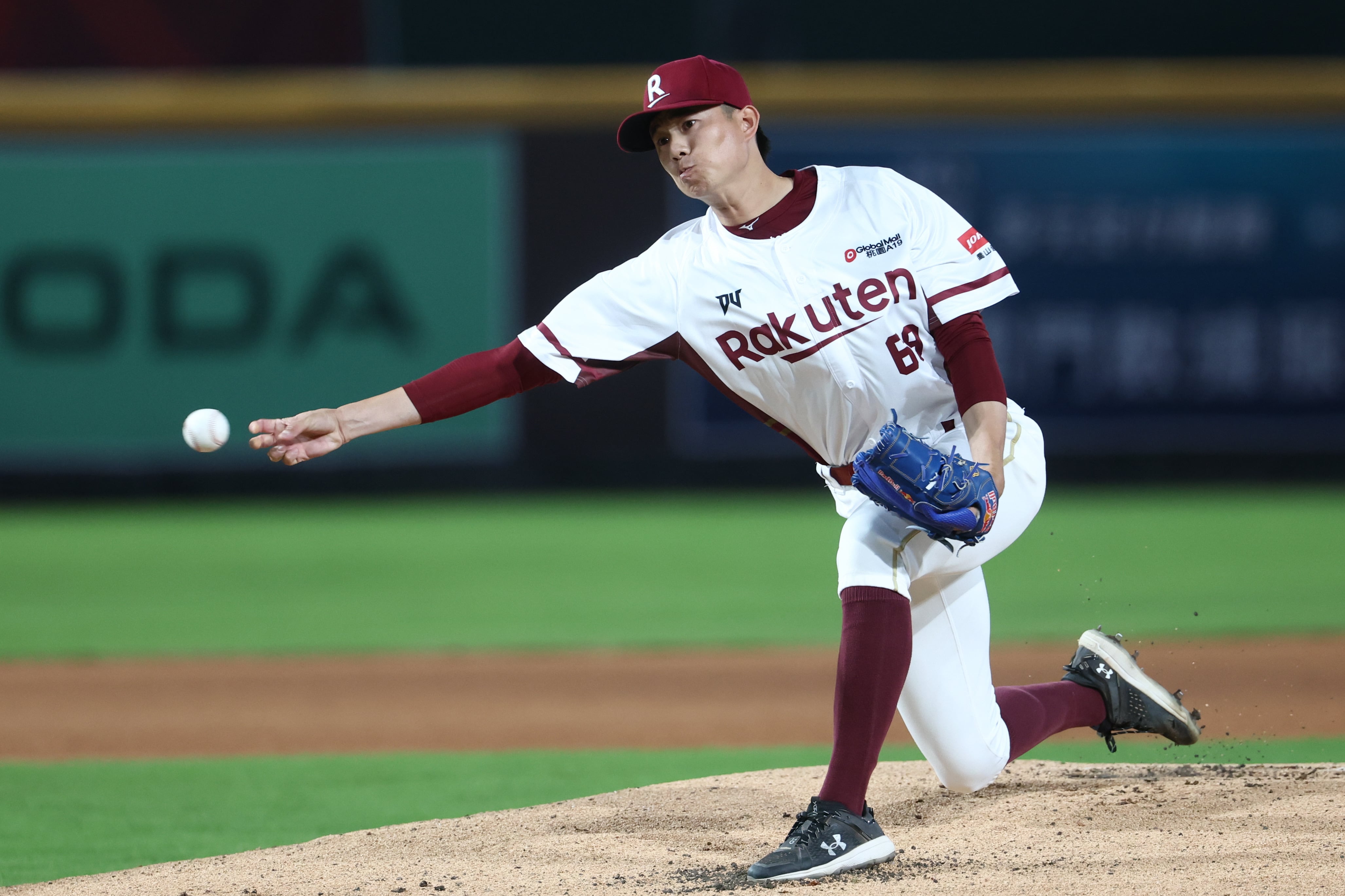 中職》黃子鵬7局失1分首勝終於來了！ 樂天終止富邦連勝獨居第3 - TSNA體育新聞團隊