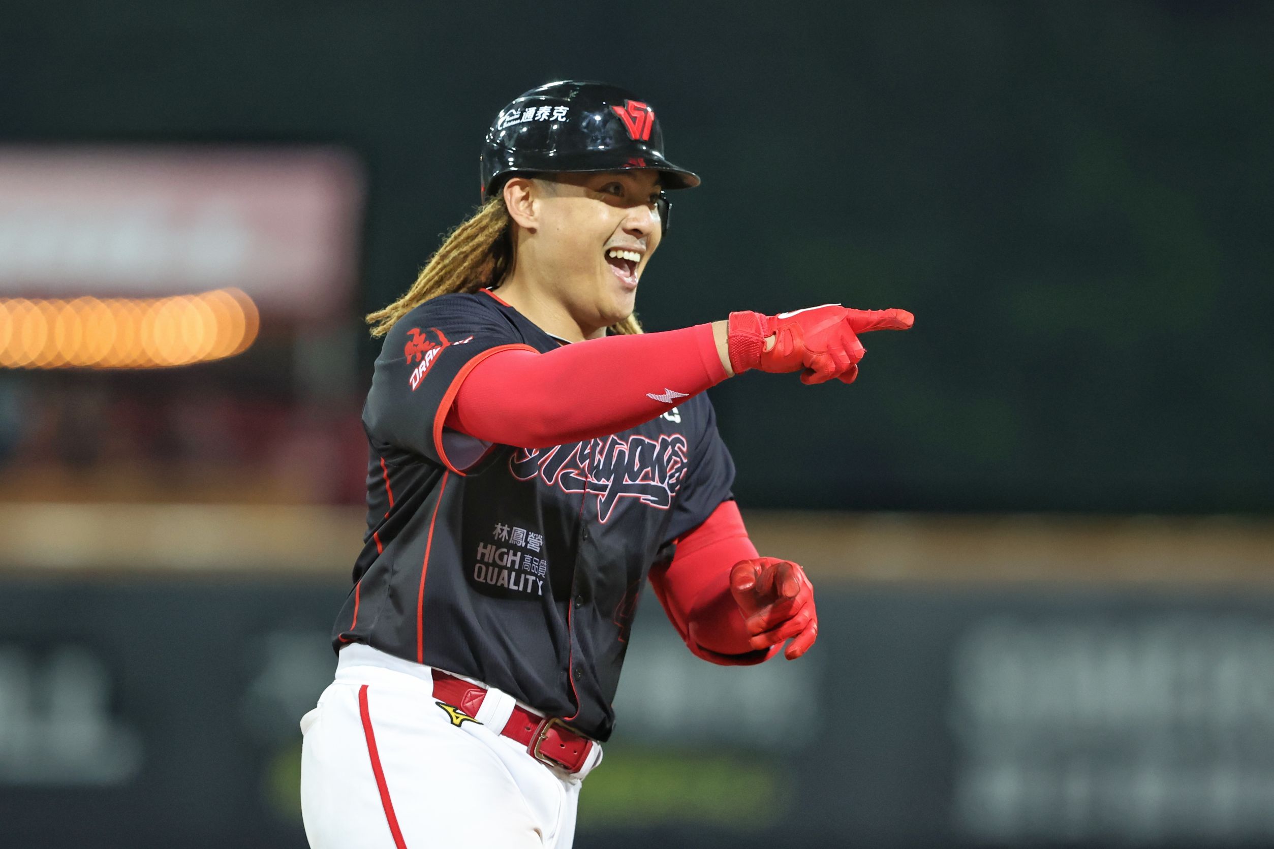 中職》吉力吉撈．鞏冠9上扛驚天2分彈 味全龍6比3擊退悍將 - TSNA體育新聞團隊