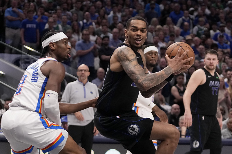 NBA》最後2.5秒犯規挑戰引質疑 雷霆教頭：我沒有電視重播可看 - TSNA體育新聞團隊