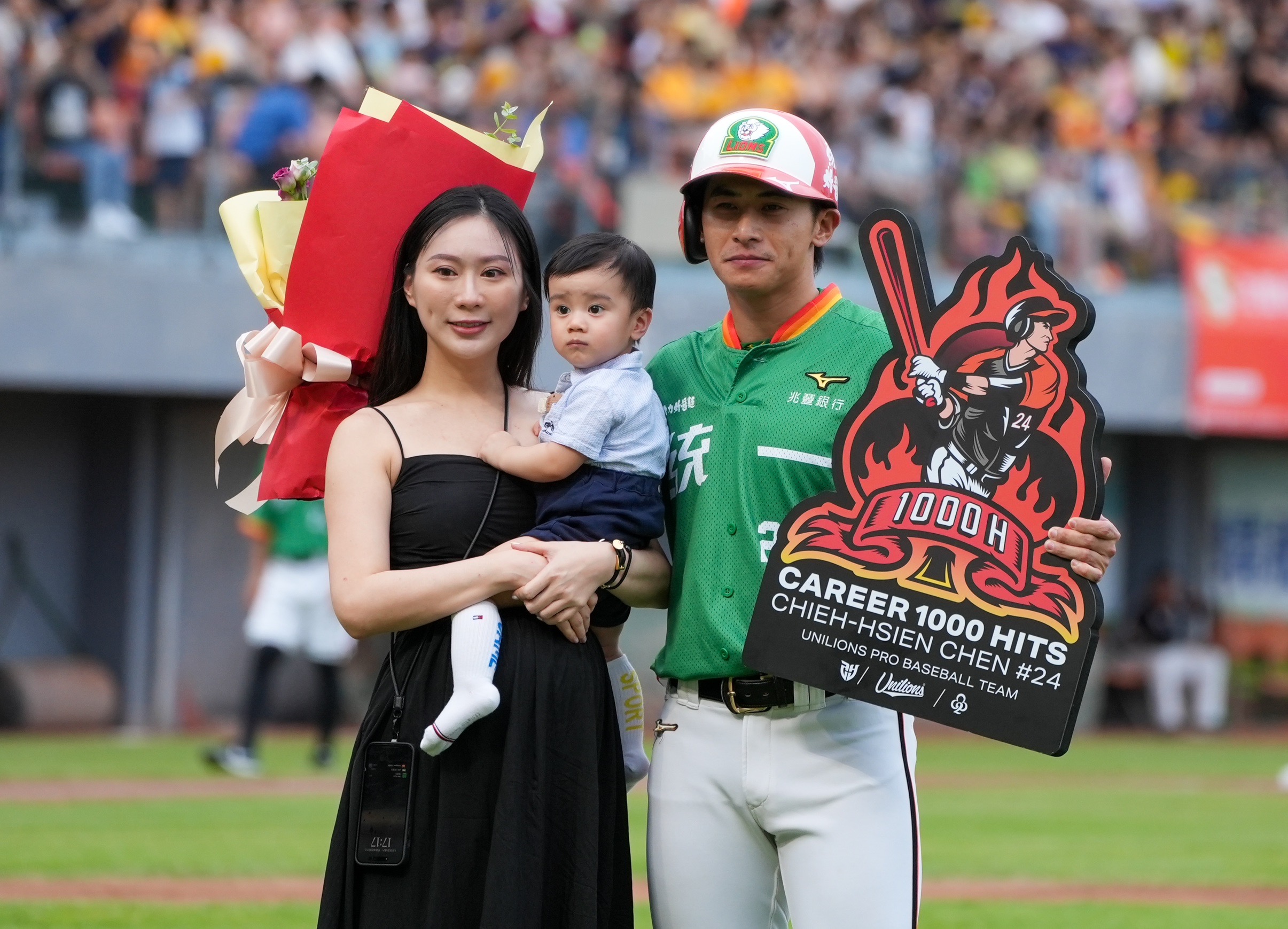 統一獅》陳傑憲首打席千安達陣 中職史上第28人 - TSNA體育新聞團隊