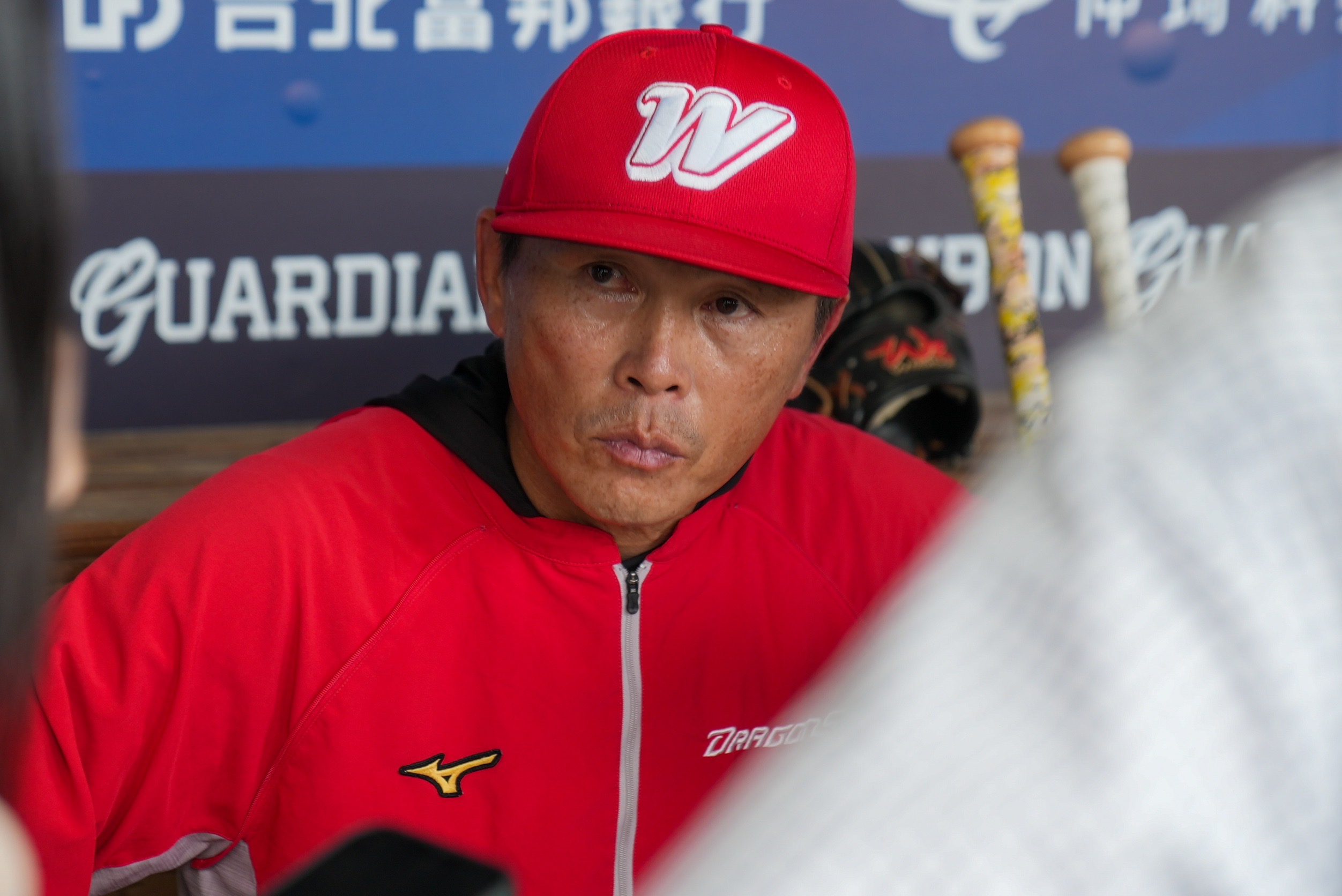 味全龍》葉總認「超時」爭議是問題 直言：打者看投手要明確指標 - TSNA體育新聞團隊