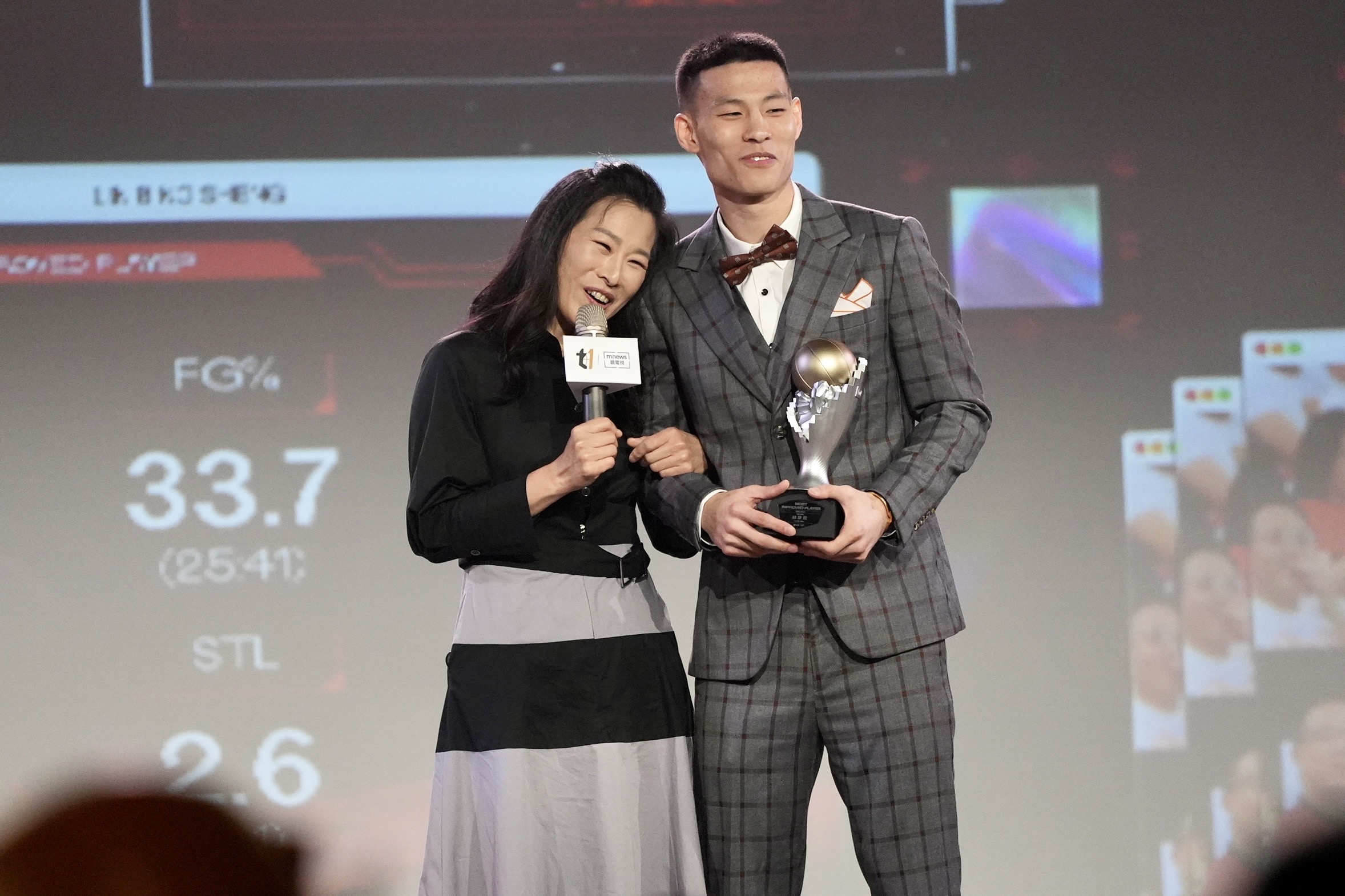 T1年度頒獎》林秉聖再添年度進步獎 媽媽爆料晚上作夢大叫 - TSNA體育新聞團隊