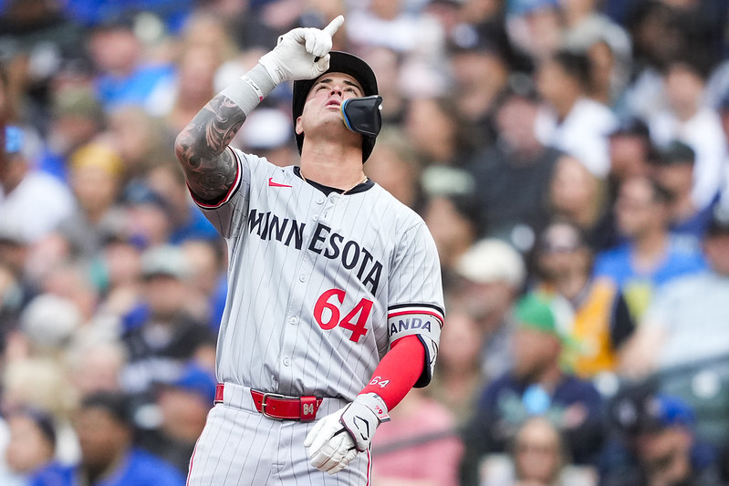 MLB》Miranda連12打數安打平紀錄 教頭：連打電動都很難做到 - TSNA體育新聞團隊