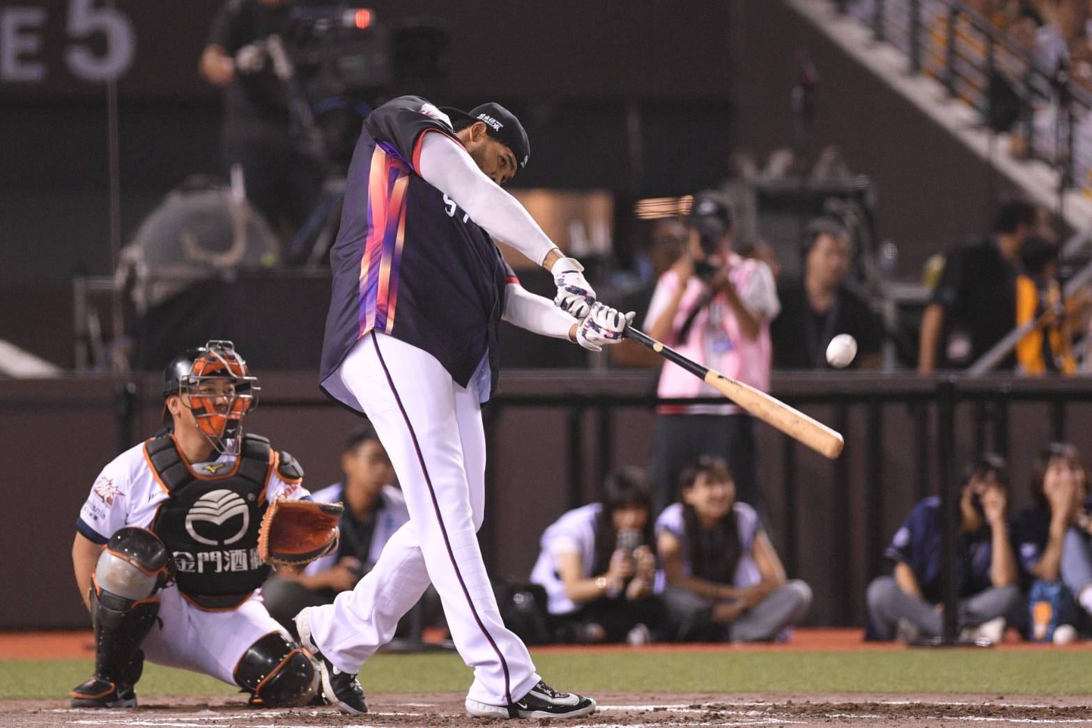 中職明星賽》魔鷹認為談冠軍還太早 怕打壞巨蛋螢幕要賠錢 - TSNA體育新聞團隊