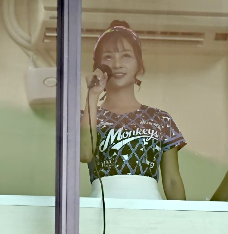 樂天桃猿》客家趴登場 小紫客語播報直說緊張 - TSNA體育新聞團隊