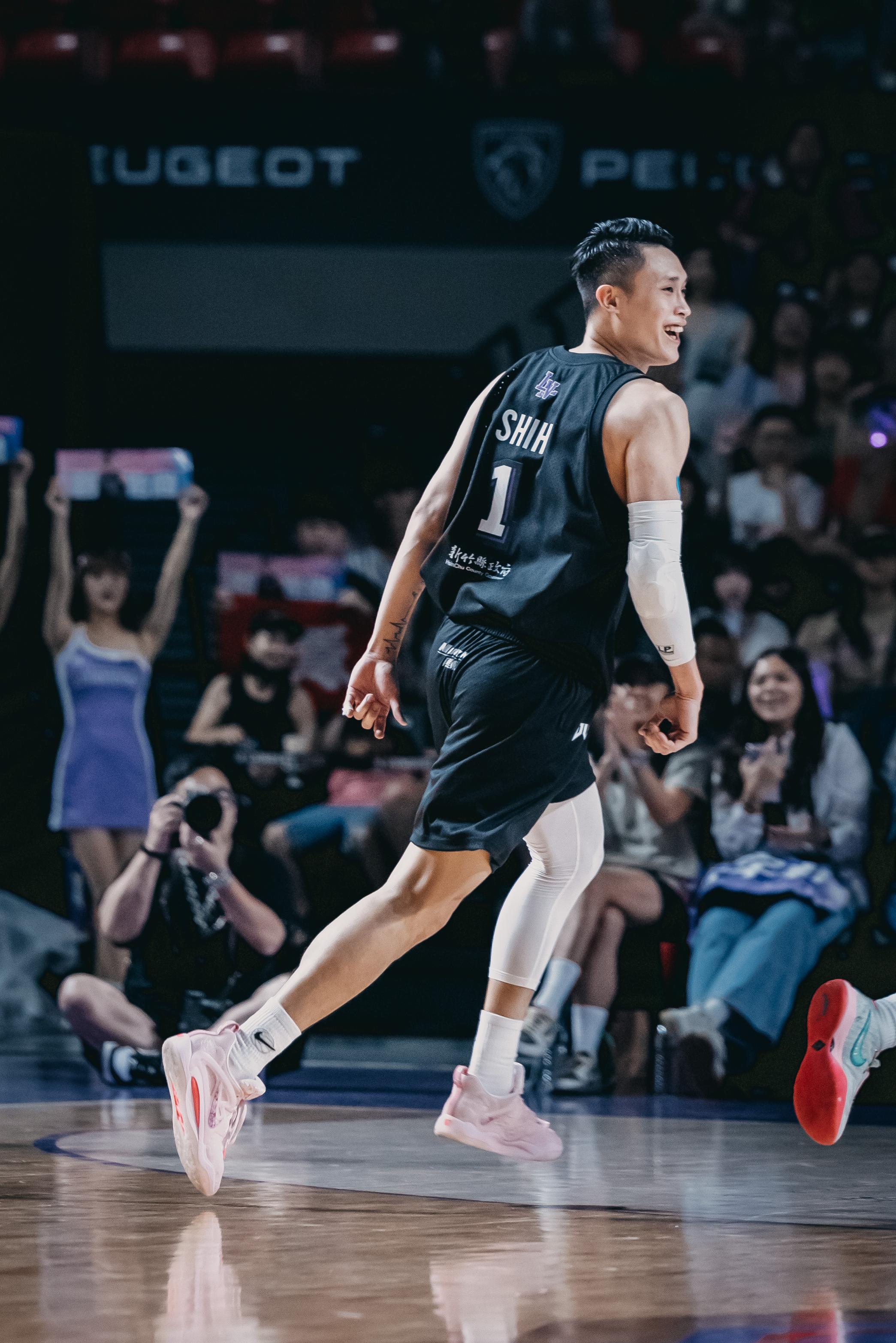 TPBL》疑涉賭列被告 攻城獅即刻開除施顏宗 - TSNA體育新聞團隊